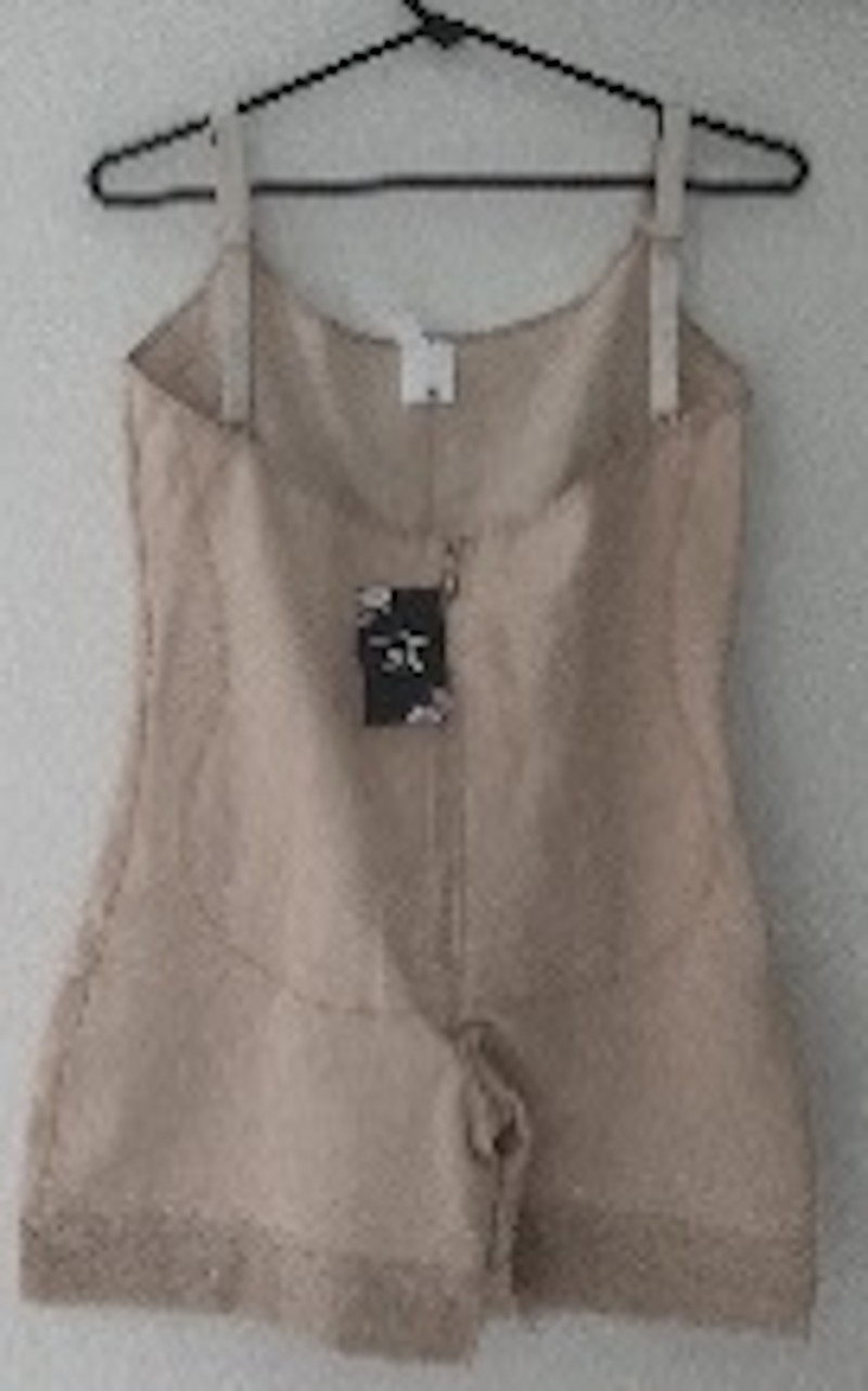 Faja short corto con tirantes zipper lateral y entrepierna